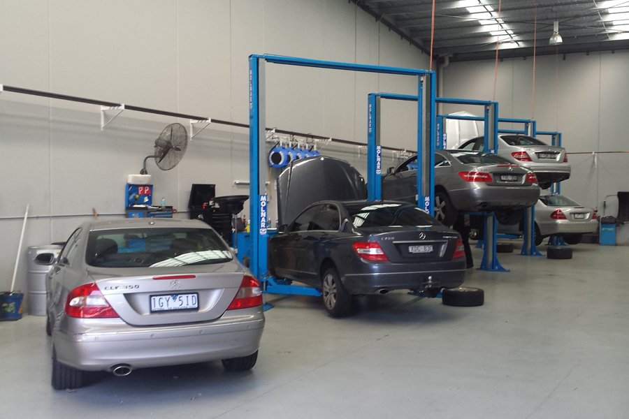 Mercedess C-Class service cost from Ammstar Mercedes mechanic